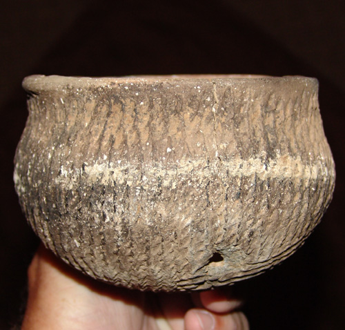 Artifacts Guide- "Spiro" Area Pottery Vessel